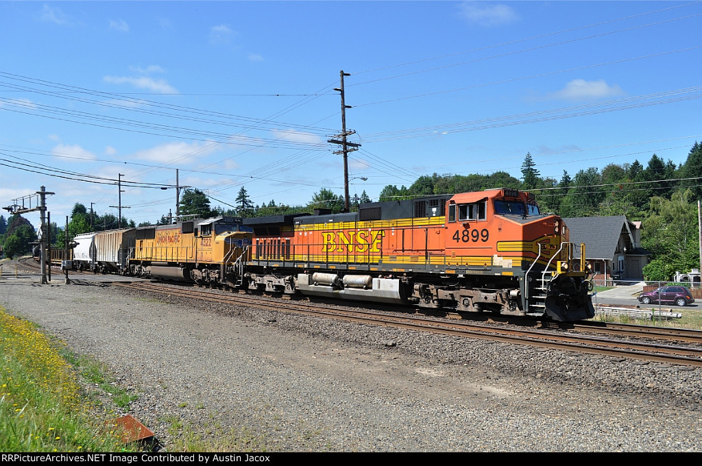 BNSF 4899